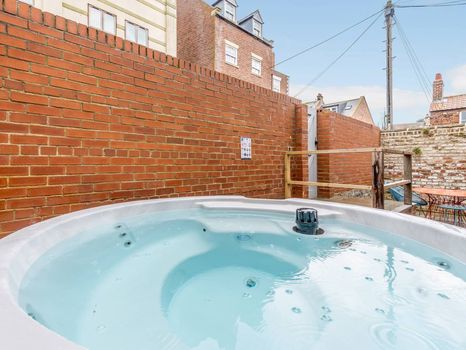 Cottage ∙ 5 Bedrooms ∙ 10 Guests - Robin Hood's Bay