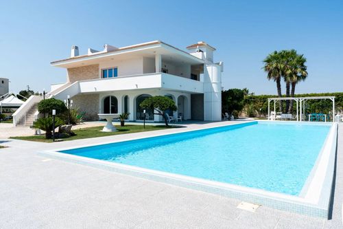 130 M² Villa ∙ 2 Bedrooms ∙ 8 Guests - Bari
