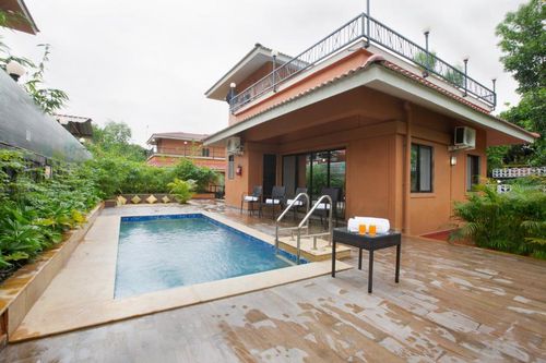 Villa in Wada at the Best Price | cozycozy