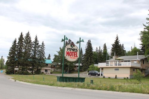 Hinton, AB, Canada Motels at the Best Price | cozycozy