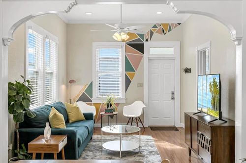 Carousel, Brandon: airbnb, hotels and vacation rentals