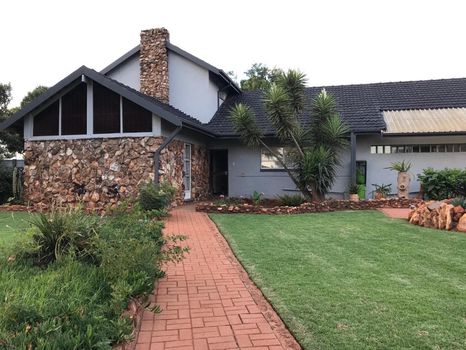 Brakpan Bed and Breakfasts at the Best Price | cozycozy
