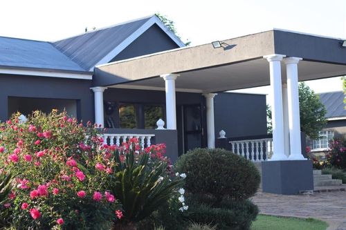 Bronkhorstspruit Lodges at the Best Price | cozycozy