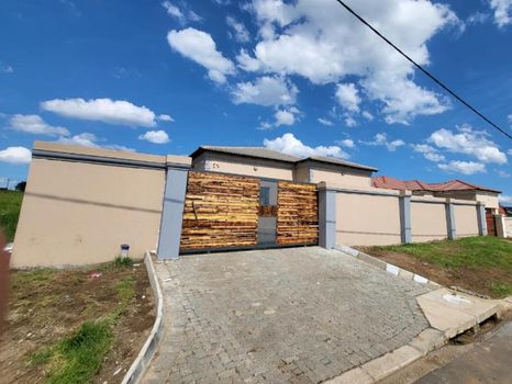 Nqutu Cheapest Accommodation | best deals on cozycozy