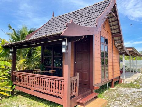 Marang Chalets | Find the Best Deals on cozycozy