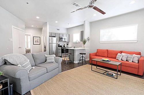 Preston Center Plaza – Dallas All Lodging and Accommodation | cozycozy