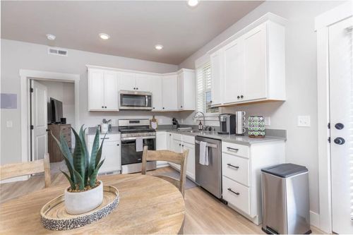 ZooMontana, Billings All Lodging and Accommodation | cozycozy