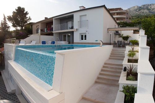 Brela Holiday homes and Villas | cozycozy