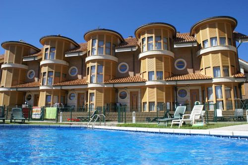 Isla Holiday Apartments and Self Catering | cozycozy