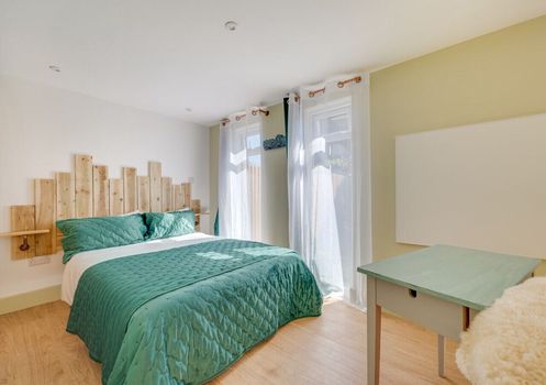 The Hideout - One Bedroom House, Sleeps 2 - 배틀