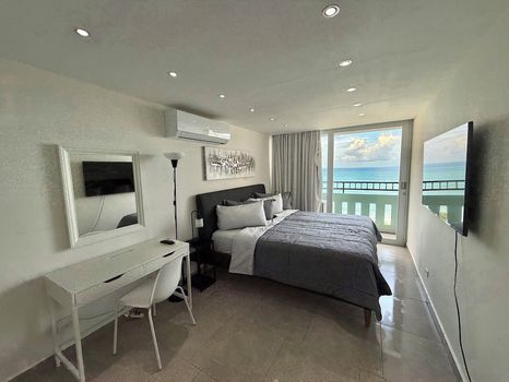 High Floor King Bed Beachfront Access Big Balcony - Luquillo