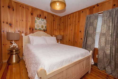 Mill Place Cabin Getaway - Devils Fork State Park, Salem