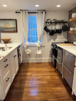 Romantic, Two Blocks To Town And Water - Nantucket, MA