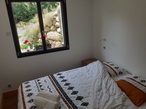 Appartement En Rez De Jardin - Ugine