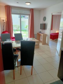 T2 Jardinet Pmr Avec  Dans Résidence Avec Piscine - D71 - Orthez