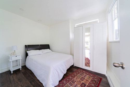 2bd Home Away From Home In West Vancouver! - West Vancouver