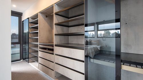 Sport Precinct Luxury Style Over Four Levels - Ivanhoe