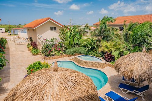 Spacious 4-bedroom Apartment 2 Km From Eagle Beach - Aruba