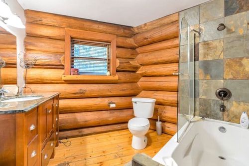 Explore cabin experience near Maple Ridge on cozycozy.com