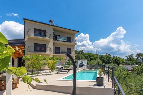 Pool Apartment Happy Sound, Rijeka, Croatia - Rijeka