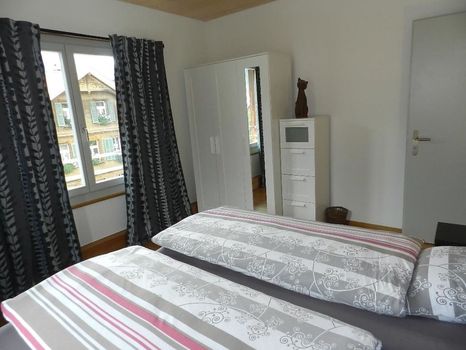 Herrliche Wohnung Für 4 Personen Mit  W-lan, Balkon Und Parkplatz - Jaun