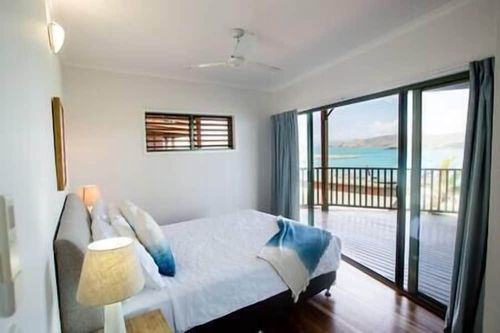 4 Bedroom Villa With Spectacular Views, 2 Balconies And Beautifully Decorated. - Hamilton Island