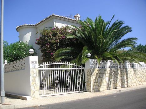 Wunderschöne Villa, 30 M Vom Meer Entfernt Und Im Golf Resort, Wlan Und Klimatisiert - Oliva