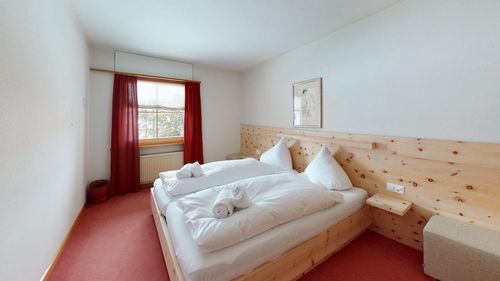 Autentica Casa Bifamiliare In Posizione Tranquilla. - San Maurizio