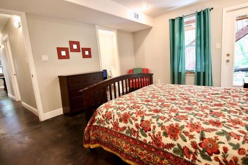 Comal Park, Canyon Lake: airbnb, hotels and vacation rentals