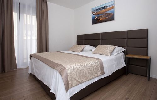 Belle Maison à Podstrana Avec Jacuzzi - Podstrana