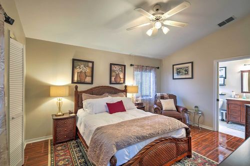Carousel, Brandon: airbnb, hotels and vacation rentals