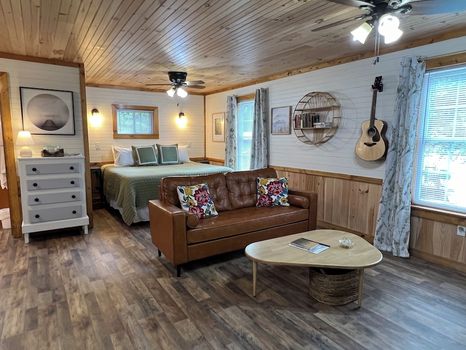 Spotless Cabin On Farm Near Brevard & Blue Ridge Parkway With Private Waterfall - Devils Fork State Park, Salem