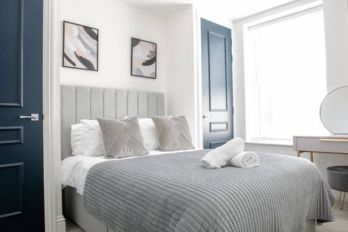 Designer Cardiff Apartments With Free Parking - Barry
