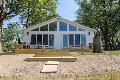 Lakepointe Shores #2 Charming 4-bedroom Cottage In Delightful Madison - Lake Erie, PA