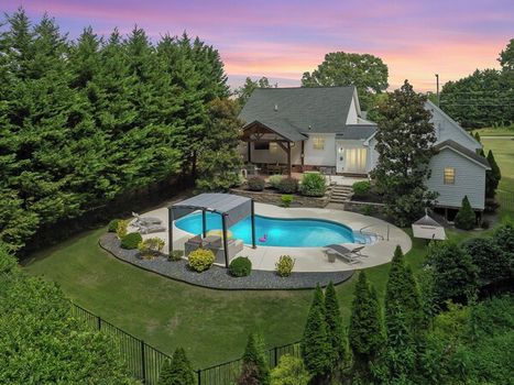 Luxury Retreat &Heated Pool Downtown Simpsonville-game Room And More Up To 8 Ppl - City Scape Winery, Pelzer