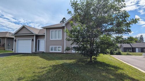 Coastal Haven: Spacious 4-bedroom Home Just 15 Minutes From The Beach - Shédiac