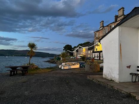 Beautiful Upper Apartment With Stunning Sea & Mountain Views On Isle Of Bute - Loch Fad