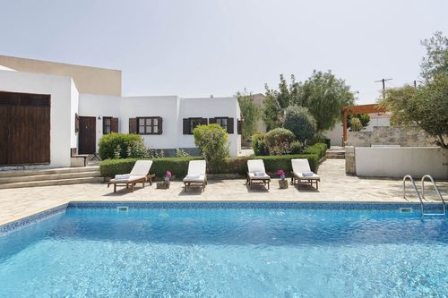 Top friendly cottages in Cyprus with cozycozy