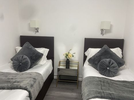 East Kilbride Holiday Apartments and Self Catering | cozycozy