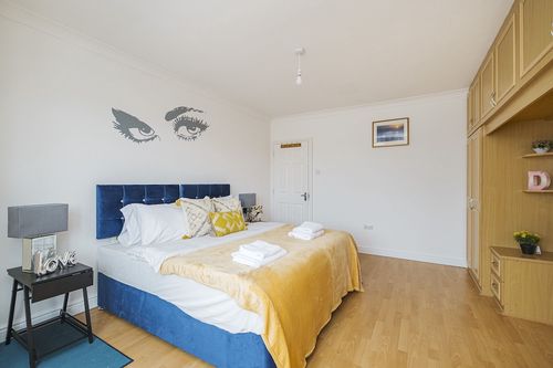 Slough Holiday Apartments and Self Catering | cozycozy