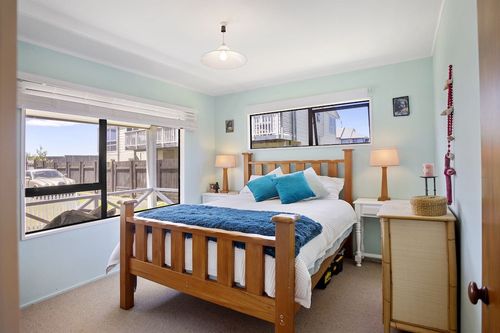 Coastal Charm - Waihi Beach Holiday Home - Waihi Beach