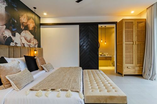 The Botanical 6 Bed Luxury 900 Meter From Beach - Kuta