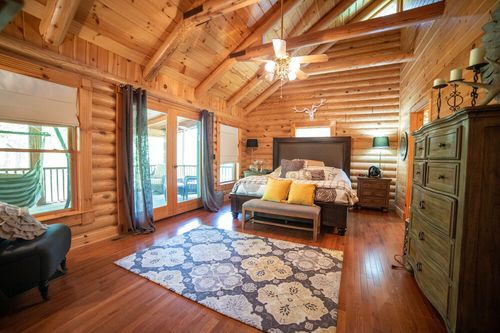 Lake Living At Its Finest! - Pendleton, SC