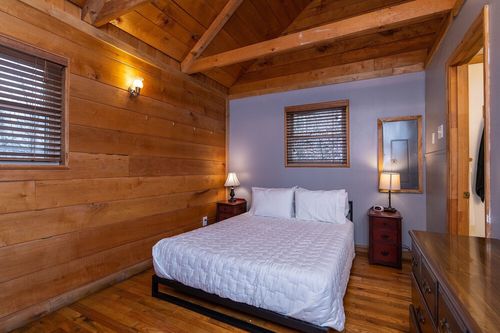 Natural Bridge State Resort Park, Slade: airbnb, hotels and vacation ...