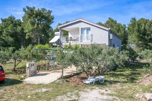 Apartamento De Una Habitación Con Terraza Y Vista Al Mar Bahía Smrčeva, Brac (A-20193-a) - Sutivan