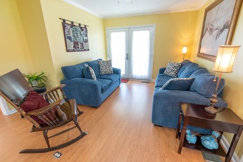 She's Back! Under New Management - Alabama