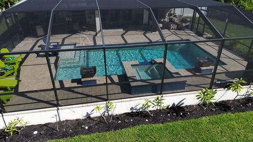 Ft Myers-lehigh Acres -Free Standing Hot Tub, Spa, Heated Salt Water Pool. - Lehigh Acres, FL