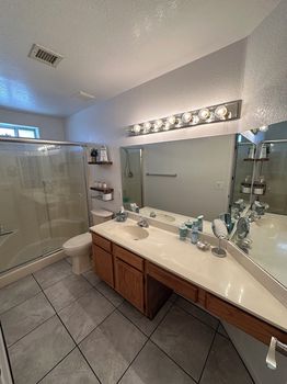 Remodeled 3-bed Home With Fast Wi-fi, Ac, Comfortable Beds, Sheets & Pillows! - Lake Havasu City, AZ