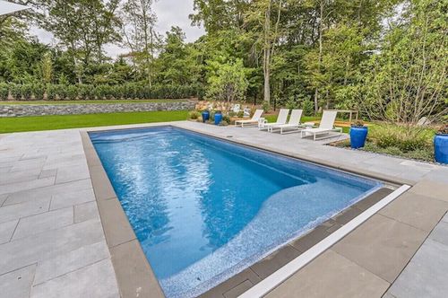 Stunning Vineyard Haven Retreat With Pool, Guest House & Prime Location - Massachusetts