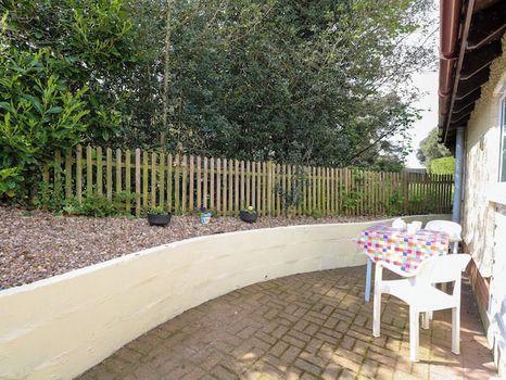Paws-a-while, Pet Friendly, With A Garden In Hoveton & Wroxham - Wroxham